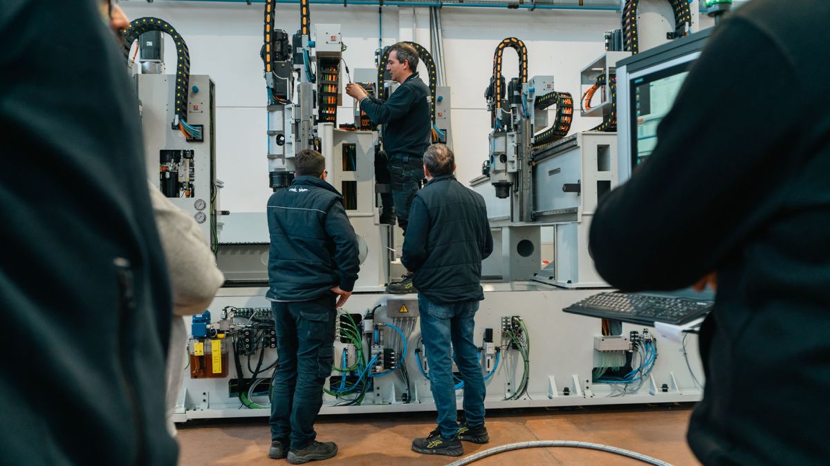 Service - Spare Parts EN - Working | Process